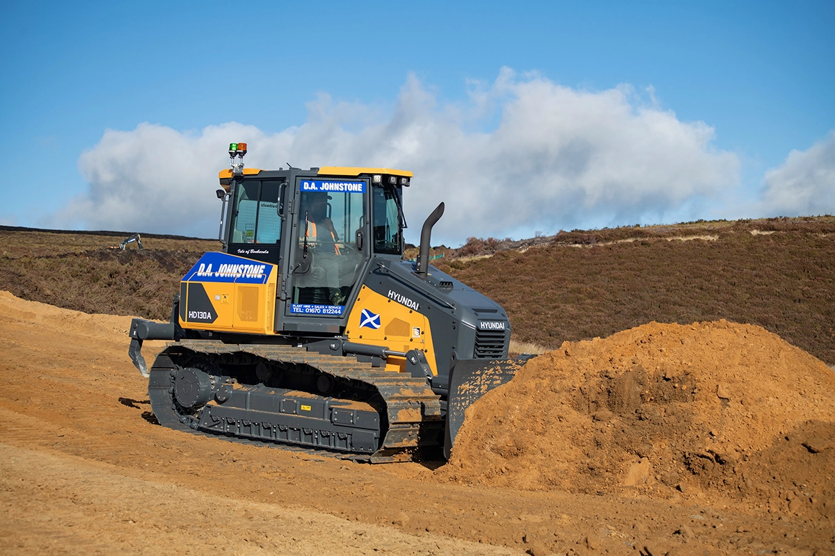 First Hyundai Dozer | PlantClassifieds Used Equipment and Plant Hire ...
